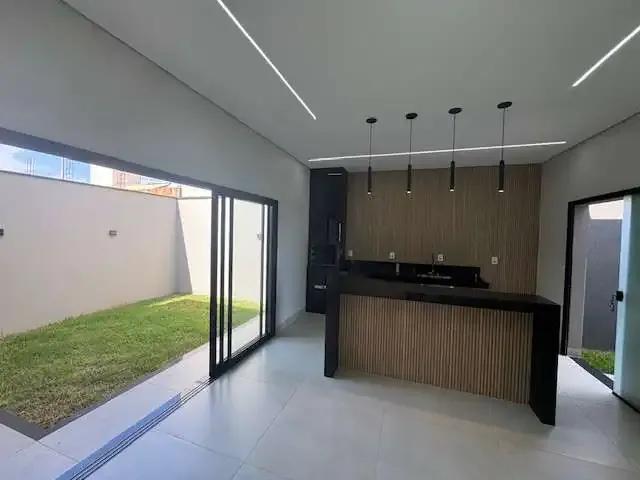 Casa / Sobrado para Venda em Patos de Minas/MG Campos Elíseos 3 Quartos
