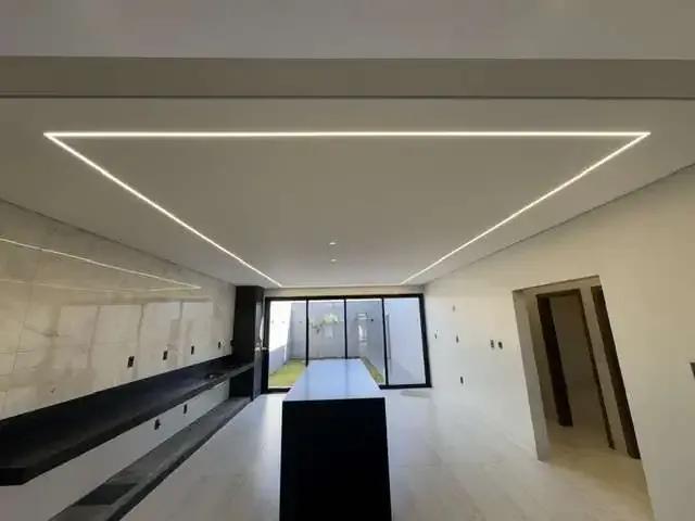 Casa / Sobrado para Venda em Patos de Minas/MG Jardim Califórnia 3 Quartos