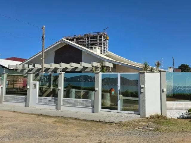 Casa / Sobrado para Venda em Penha/SC Centro 4 Quartos