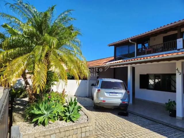Casa / Sobrado para Venda em Penha/SC Centro 5 Quartos