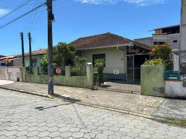 Casa / Sobrado para Venda em Penha/SC Centro 3 Quartos
