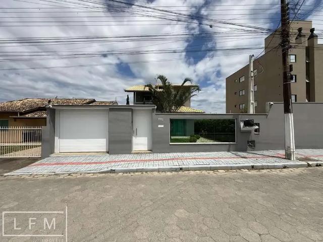Casa / Sobrado para Venda em Penha/SC Centro 3 Quartos