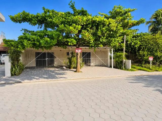Casa / Sobrado para Venda em Penha/SC Praia Alegre 3 Quartos