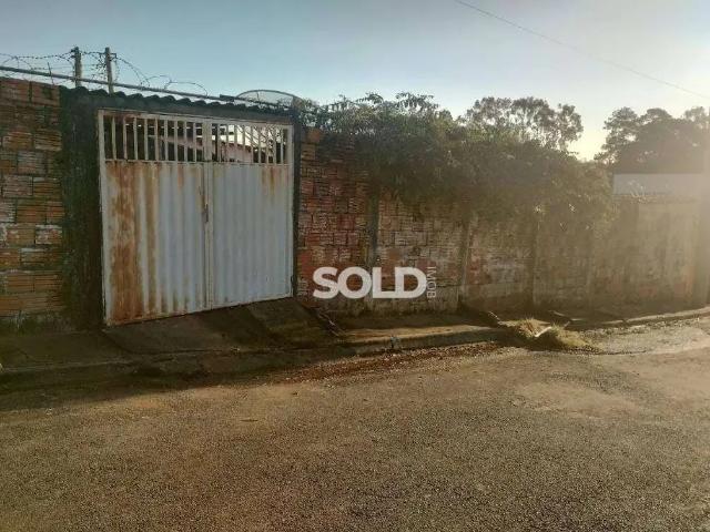 Casa / Sobrado para Venda em Pedregulho/SP Centro 3 Quartos