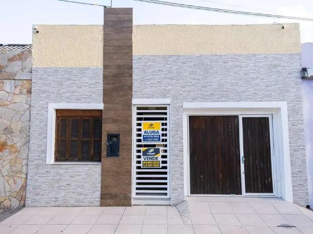 Casa / Sobrado para Venda em Pelotas/RS Centro 2 Quartos