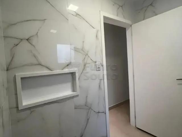 Casa / Sobrado para Venda em Pelotas/RS Centro 2 Quartos
