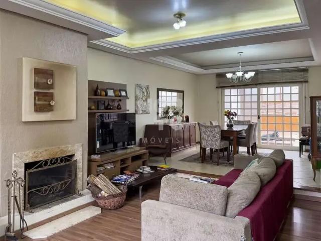 Casa / Sobrado para Venda em Pelotas/RS Centro 3 Quartos