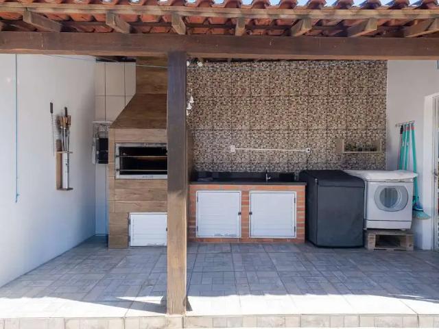 Casa / Sobrado para Venda em Pelotas/RS Centro 3 Quartos