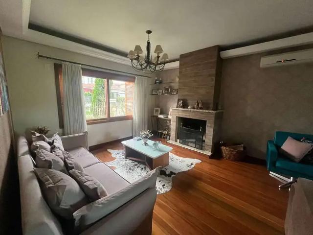 Casa / Sobrado para Venda em Pelotas/RS Centro 3 Quartos