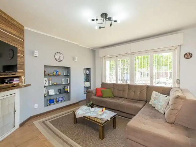 Casa / Sobrado para Venda em Pelotas/RS Centro 4 Quartos