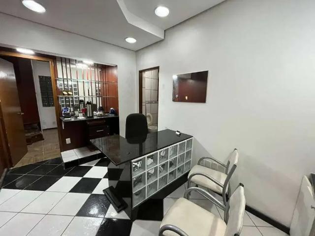 Casa / Sobrado para Venda em Pelotas/RS Centro 4 Quartos