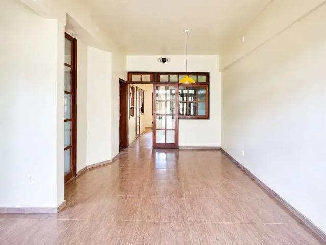 Casa / Sobrado para Venda em Pelotas/RS Centro 4 Quartos
