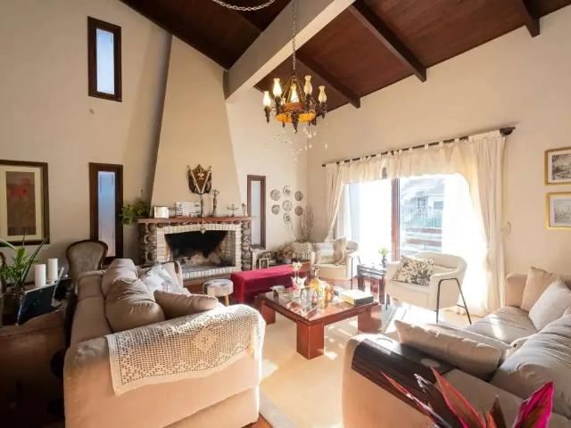 Casa / Sobrado para Venda em Pelotas/RS Centro 4 Quartos