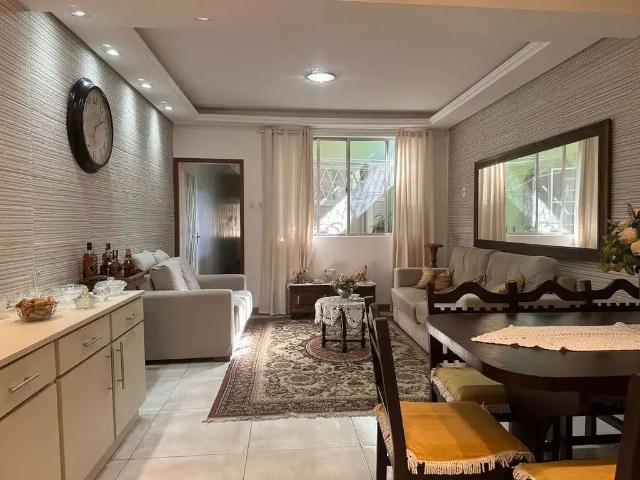 Casa / Sobrado para Venda em Pelotas/RS Centro 4 Quartos