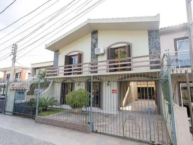 Casa / Sobrado para Venda em Pelotas/RS Centro 4 Quartos