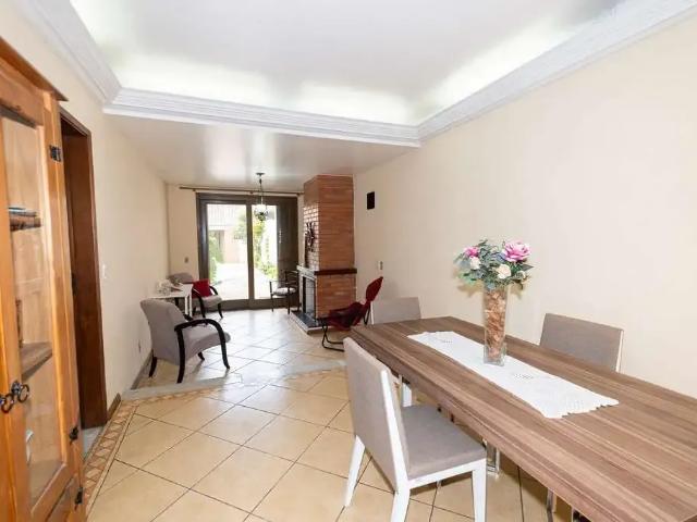 Casa / Sobrado para Venda em Pelotas/RS Centro 5 Quartos