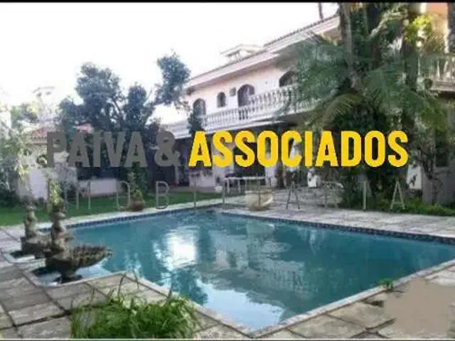 Casa / Sobrado para Venda em Pelotas/RS Centro 5 Quartos