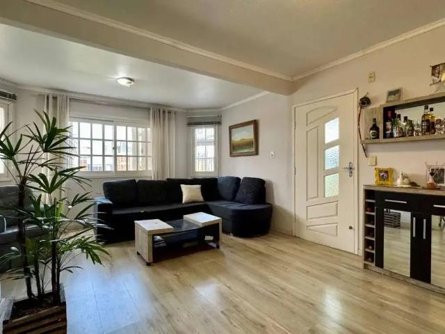 Casa / Sobrado para Venda em Pelotas/RS Areal 3 Quartos