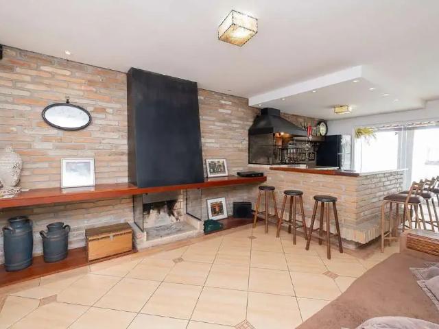 Casa / Sobrado para Venda em Pelotas/RS Areal 3 Quartos