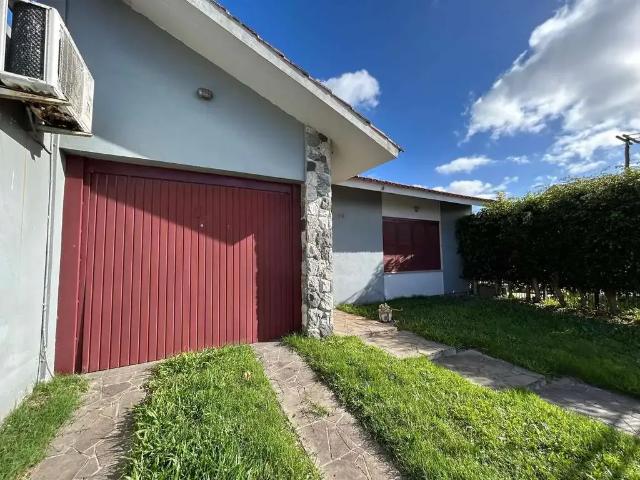 Casa / Sobrado para Venda em Pelotas/RS Fatima 5 Quartos