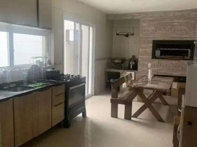 Casa / Sobrado para Venda em Pelotas/RS Fragata 4 Quartos