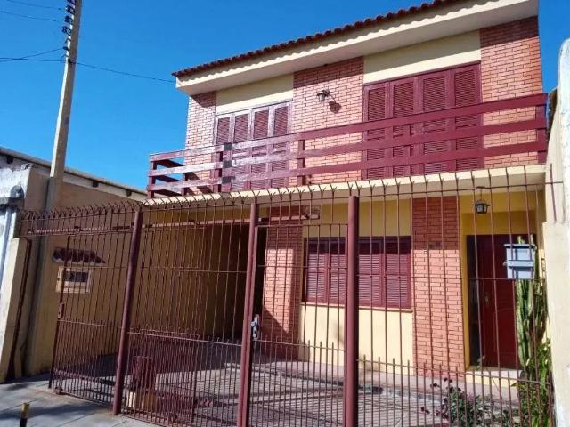 Casa / Sobrado para Venda em Pelotas/RS Fragata 5 Quartos