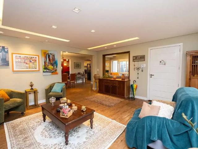Casa / Sobrado para Venda em Pelotas/RS Laranjal 3 Quartos