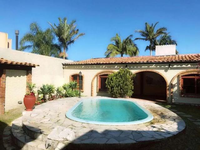 Casa / Sobrado para Venda em Pelotas/RS Laranjal 4 Quartos