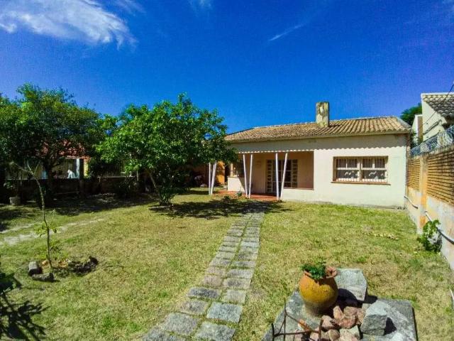 Casa / Sobrado para Venda em Pelotas/RS Laranjal 5 Quartos