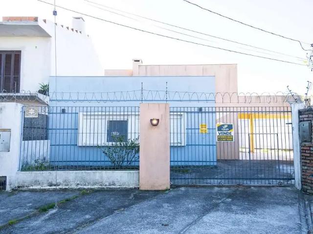 Casa / Sobrado para Venda em Pelotas/RS São Gonçalo 3 Quartos