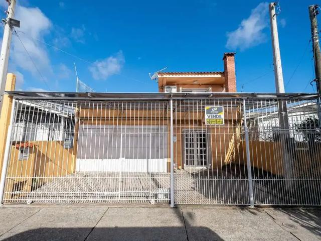 Casa / Sobrado para Venda em Pelotas/RS São Gonçalo 4 Quartos