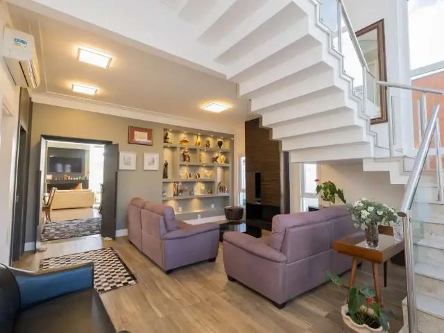 Casa / Sobrado para Venda em Pelotas/RS São Gonçalo 4 Quartos