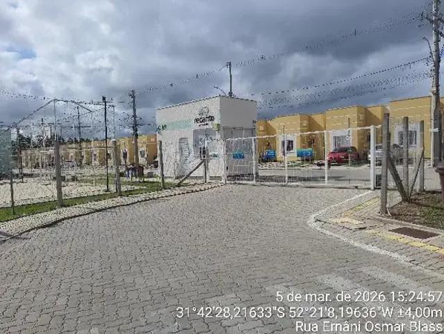 Casa / Sobrado para Venda em Pelotas/RS Três Vendas 2 Quartos