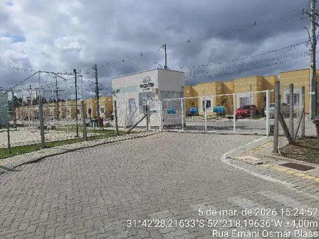 Casa / Sobrado para Venda em Pelotas/RS Três Vendas 2 Quartos