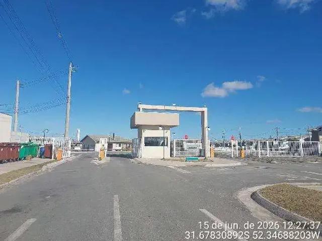 Casa / Sobrado para Venda em Pelotas/RS Três Vendas 2 Quartos