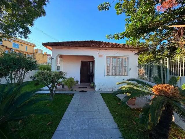 Casa / Sobrado para Venda em Pelotas/RS Três Vendas 4 Quartos