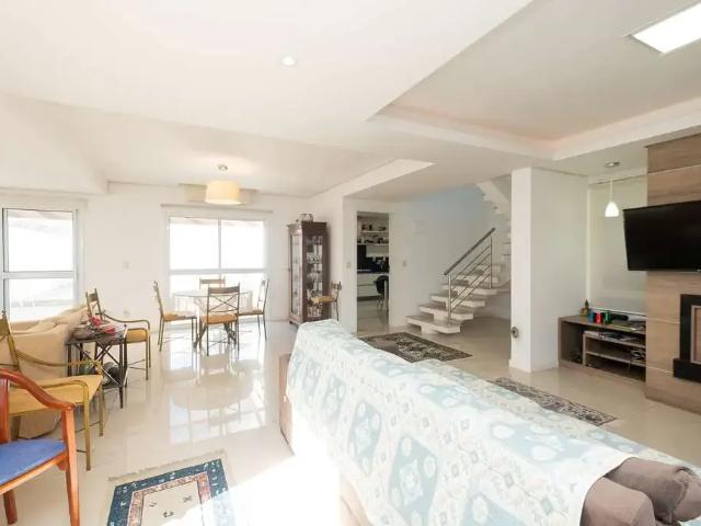 Casa / Sobrado para Venda em Pelotas/RS Três Vendas 4 Quartos