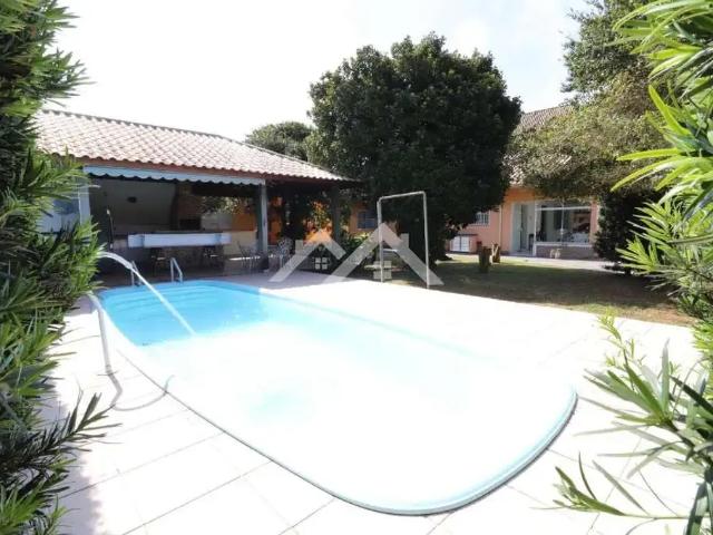 Casa / Sobrado para Venda em Peruíbe/SP Centro 3 Quartos