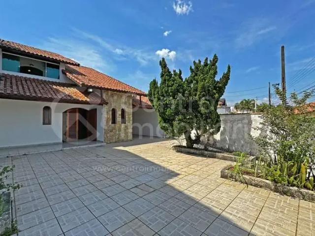 Casa / Sobrado para Venda em Peruíbe/SP Centro 3 Quartos