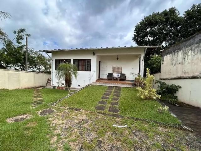 Casa / Sobrado para Venda em Peruíbe/SP Centro 3 Quartos