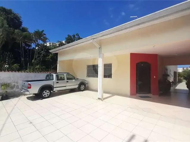 Casa / Sobrado para Venda em Peruíbe/SP Centro 3 Quartos