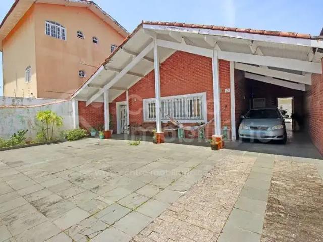 Casa / Sobrado para Venda em Peruíbe/SP Centro 3 Quartos