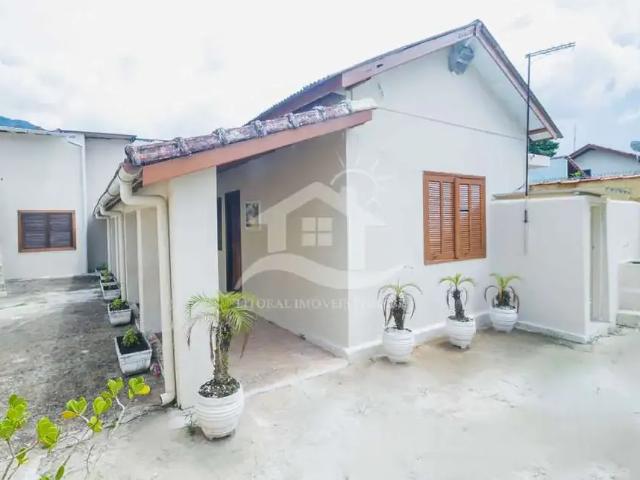 Casa / Sobrado para Venda em Peruíbe/SP Centro 3 Quartos