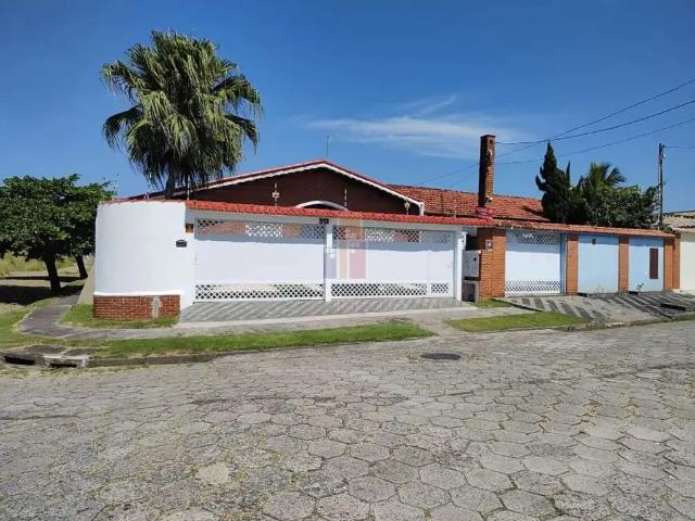 Casa / Sobrado para Venda em Peruíbe/SP Centro 3 Quartos