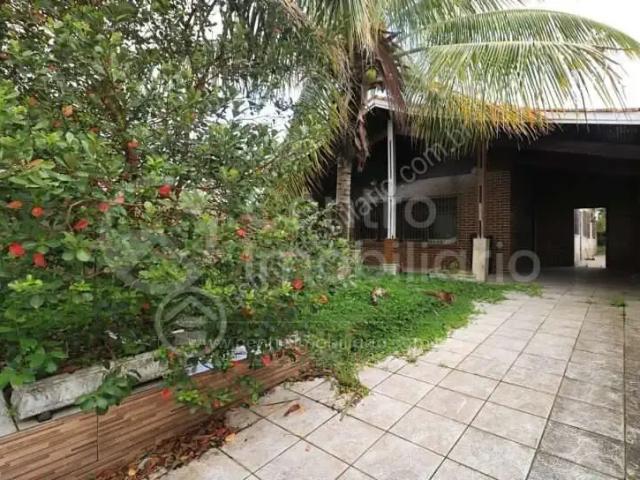 Casa / Sobrado para Venda em Peruíbe/SP Centro 3 Quartos