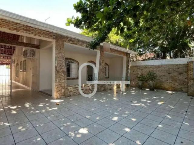 Casa / Sobrado para Venda em Peruíbe/SP Centro 3 Quartos