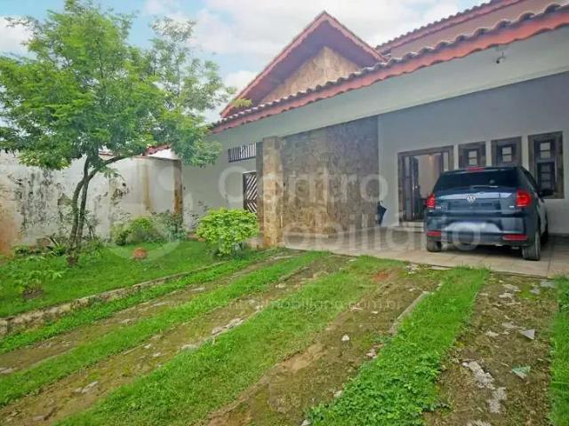 Casa / Sobrado para Venda em Peruíbe/SP Centro 3 Quartos