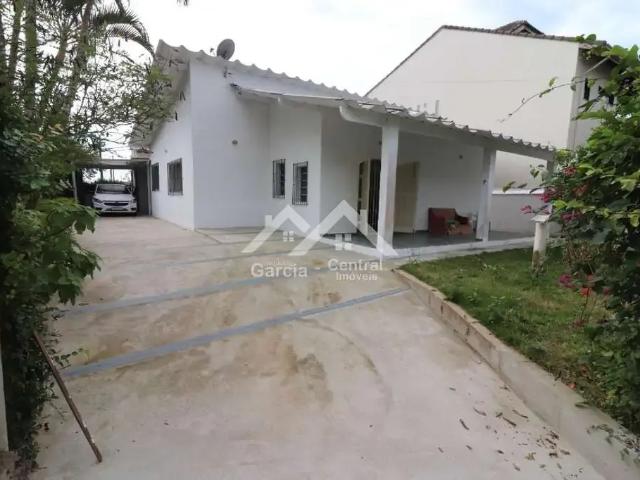 Casa / Sobrado para Venda em Peruíbe/SP Centro 4 Quartos