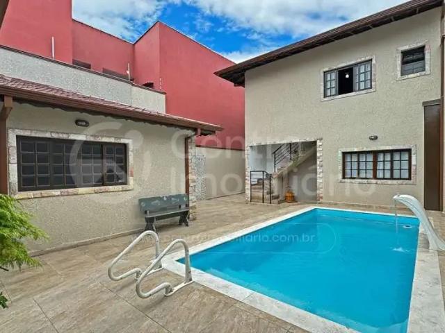 Casa / Sobrado para Venda em Peruíbe/SP Centro 5 Quartos