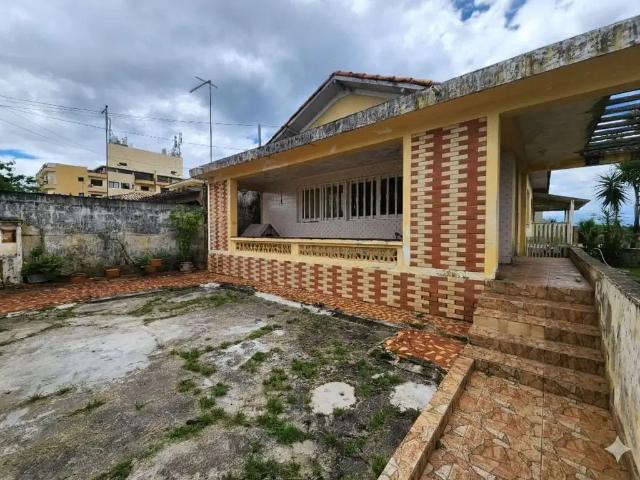 Casa / Sobrado para Venda em Peruíbe/SP Centro 6 Quartos